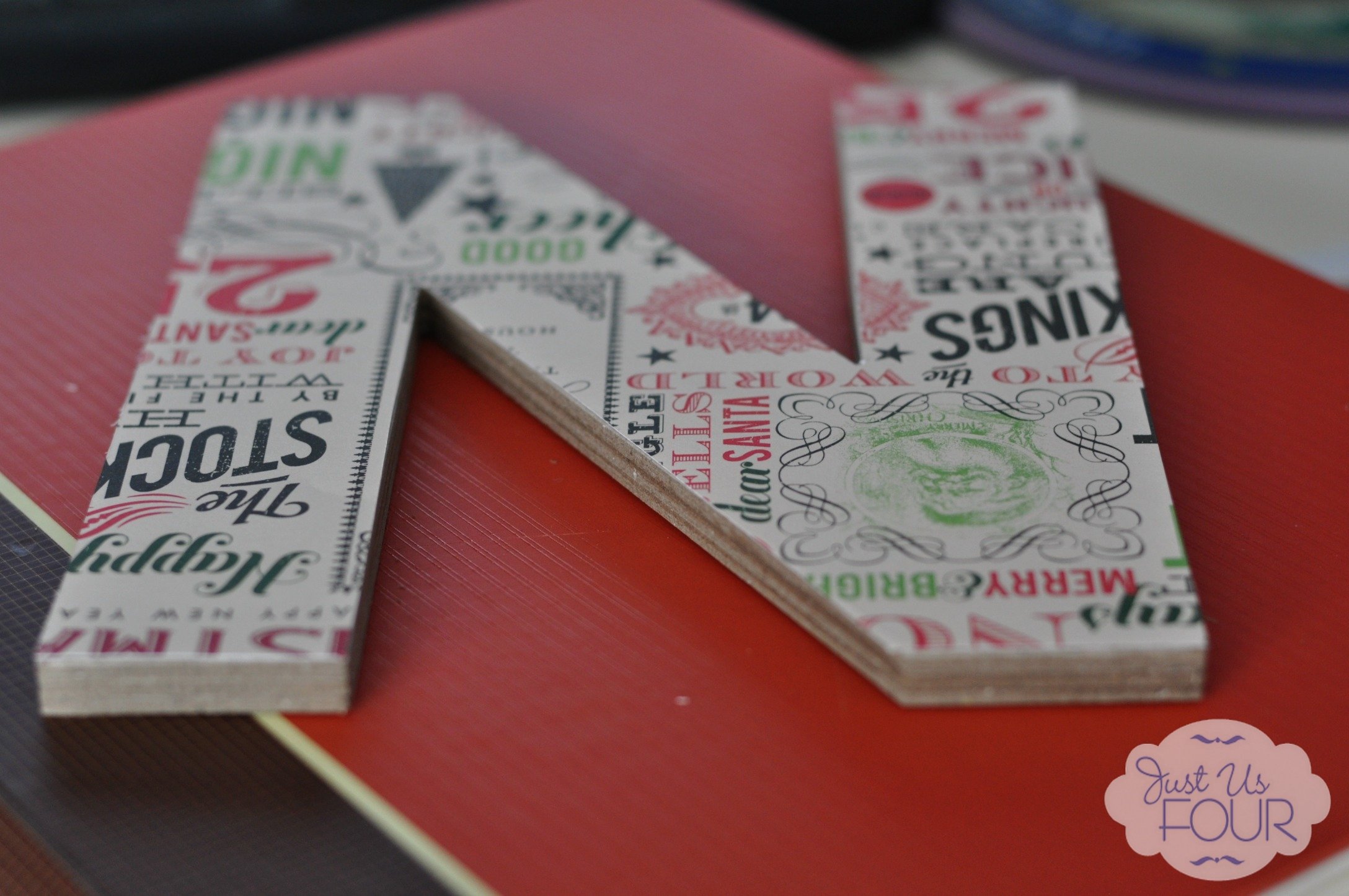 Easy Mod Podge Christmas Decoration - My Suburban Kitchen