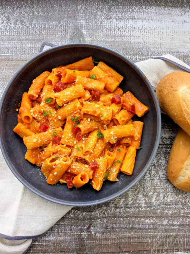 One Pot Pizza Pasta - My Suburban Kitchen