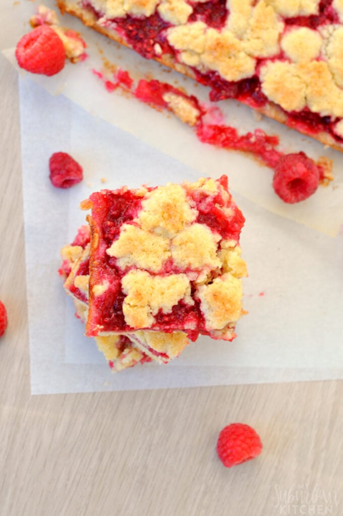 Raspberry Crumb Bars - A Delicious Raspberry Dessert!